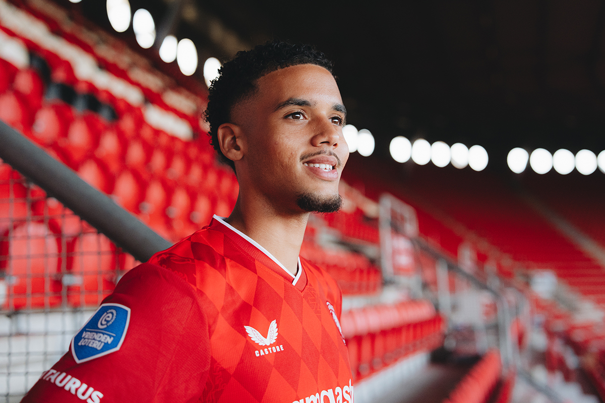 FC Twente versterkt zich met middenvelder Daouda Weidmann - Planetzone ...